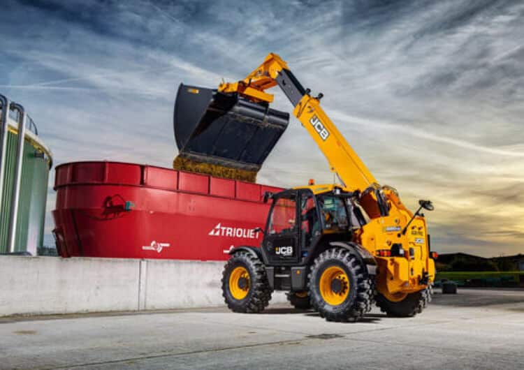 Hire a 9m telehandler - JCB 535-95 with quasi ag functionality | ASHBROOK